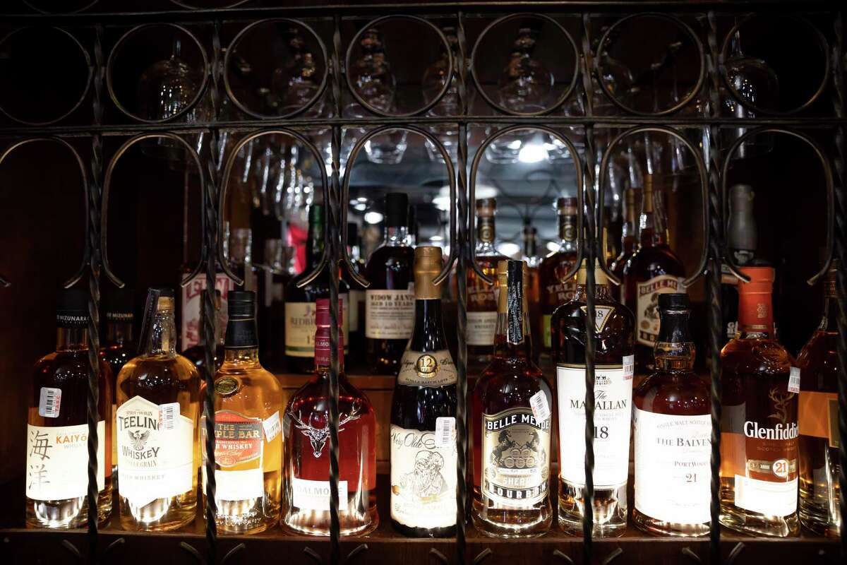 New whiskey bar to open at Dosey Doe Breakfast & BBQ restaurant