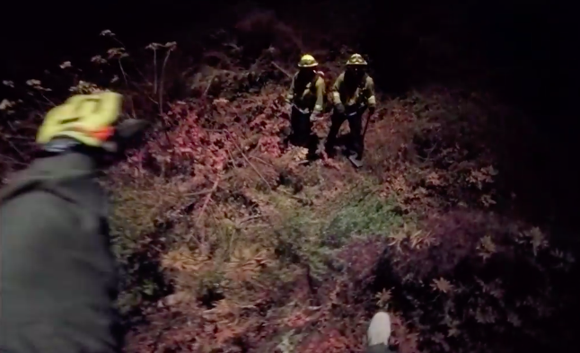 Dramatic video shows helicopter rescue of firefighters battling ...