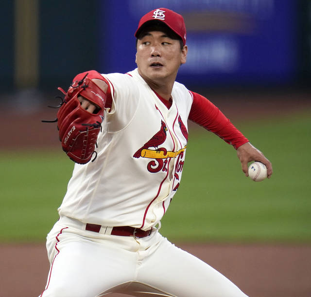 Kim sharp for six, Cardinals shut out Reds
