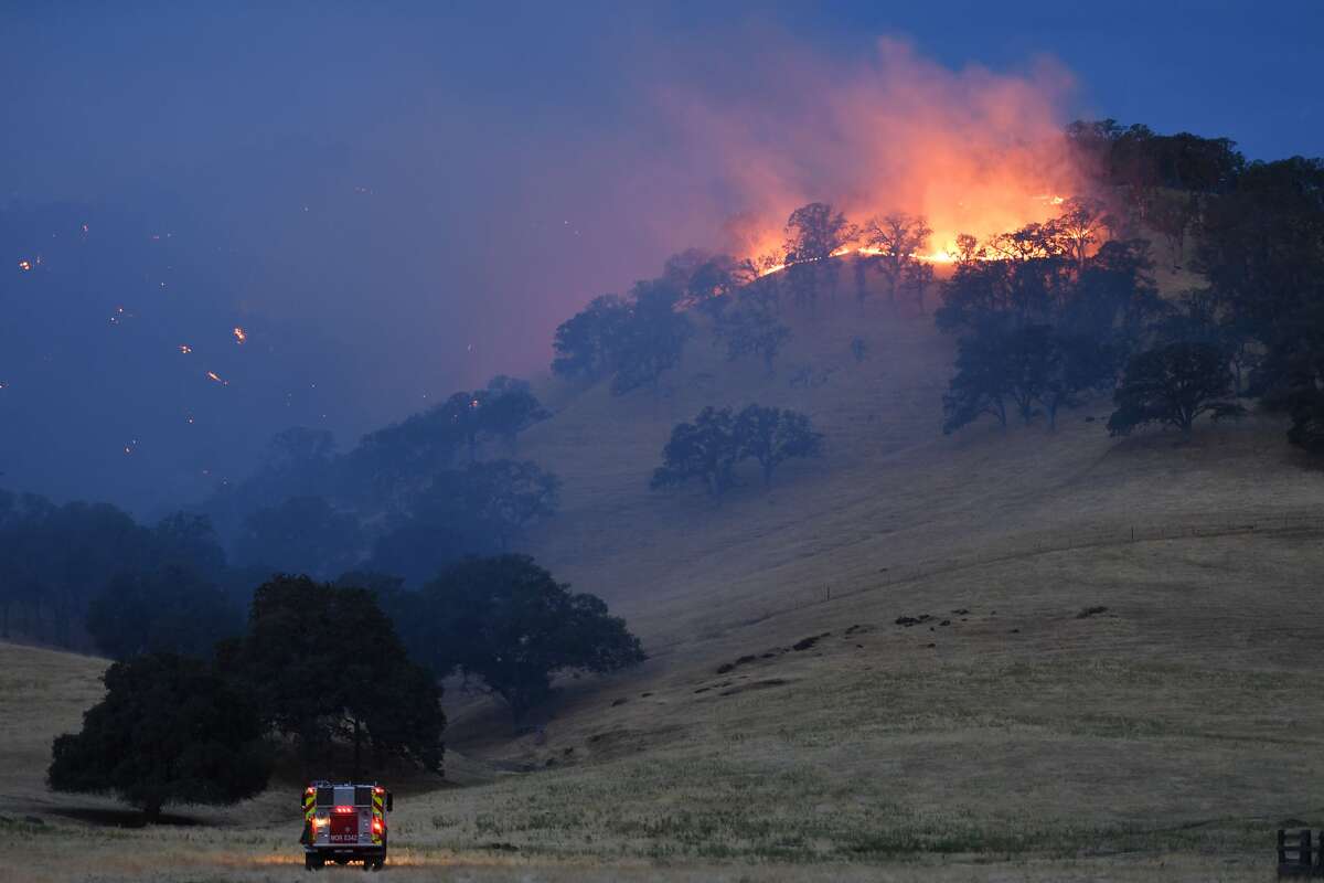 Cal Fire Chief on SCU Lightning Complex Fire: 'We are living in a mega ...