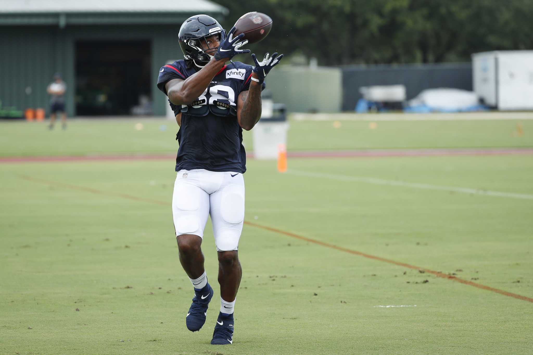 Texans' Jordan Akins finds consistency, making big plays on daily basis