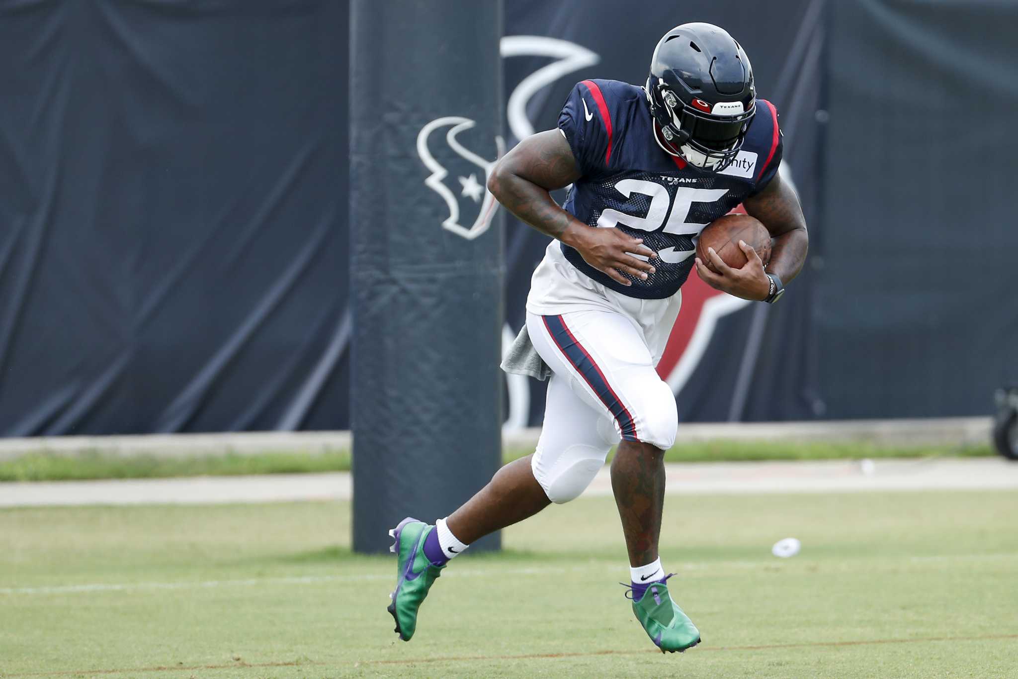 Texans' Duke Johnson 'trending in the right direction'