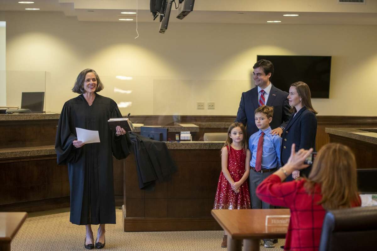 Robertson sworn in as judge of 385th District Court