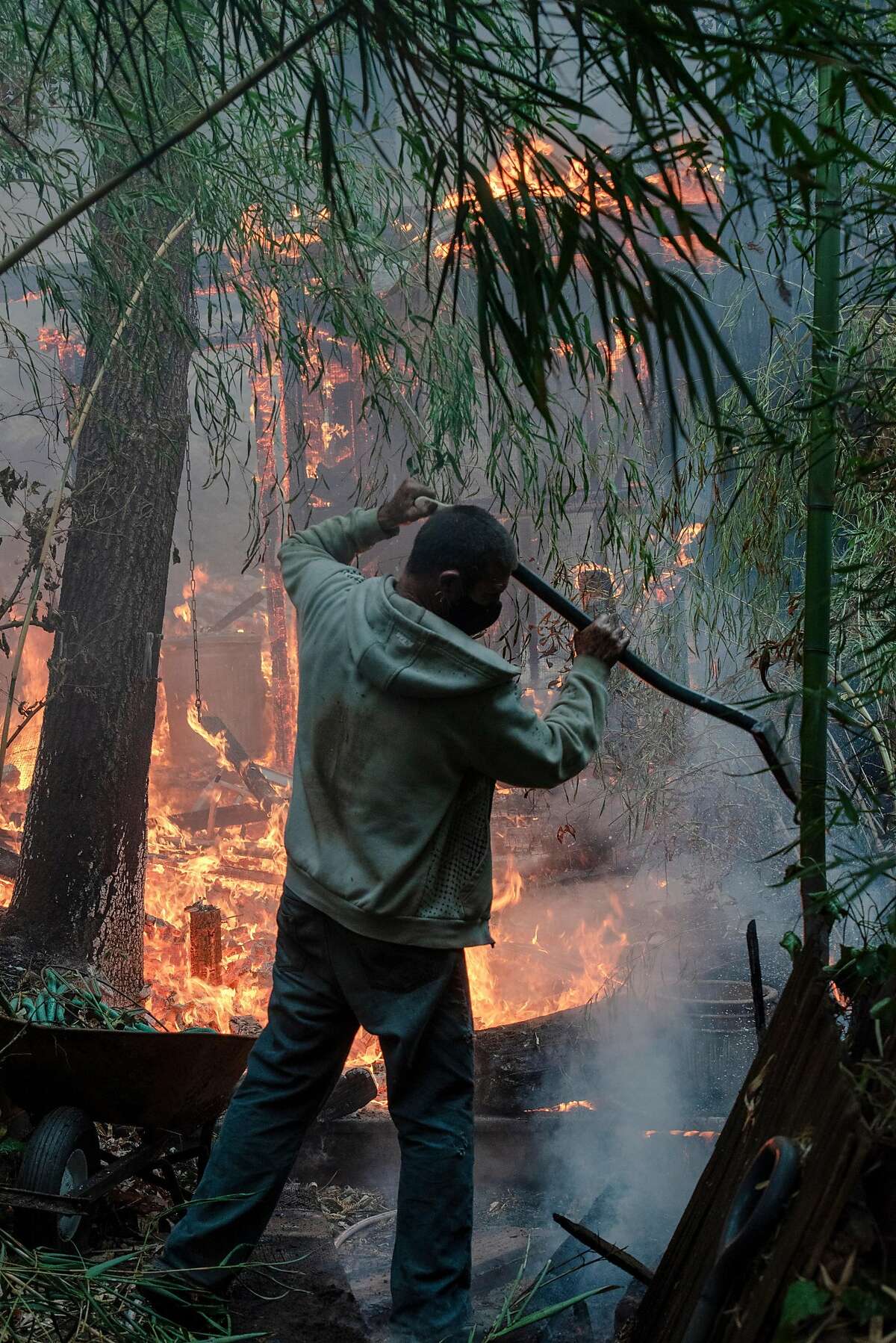 Residents defended homes from the CZU fires in the Santa Cruz mountains ...