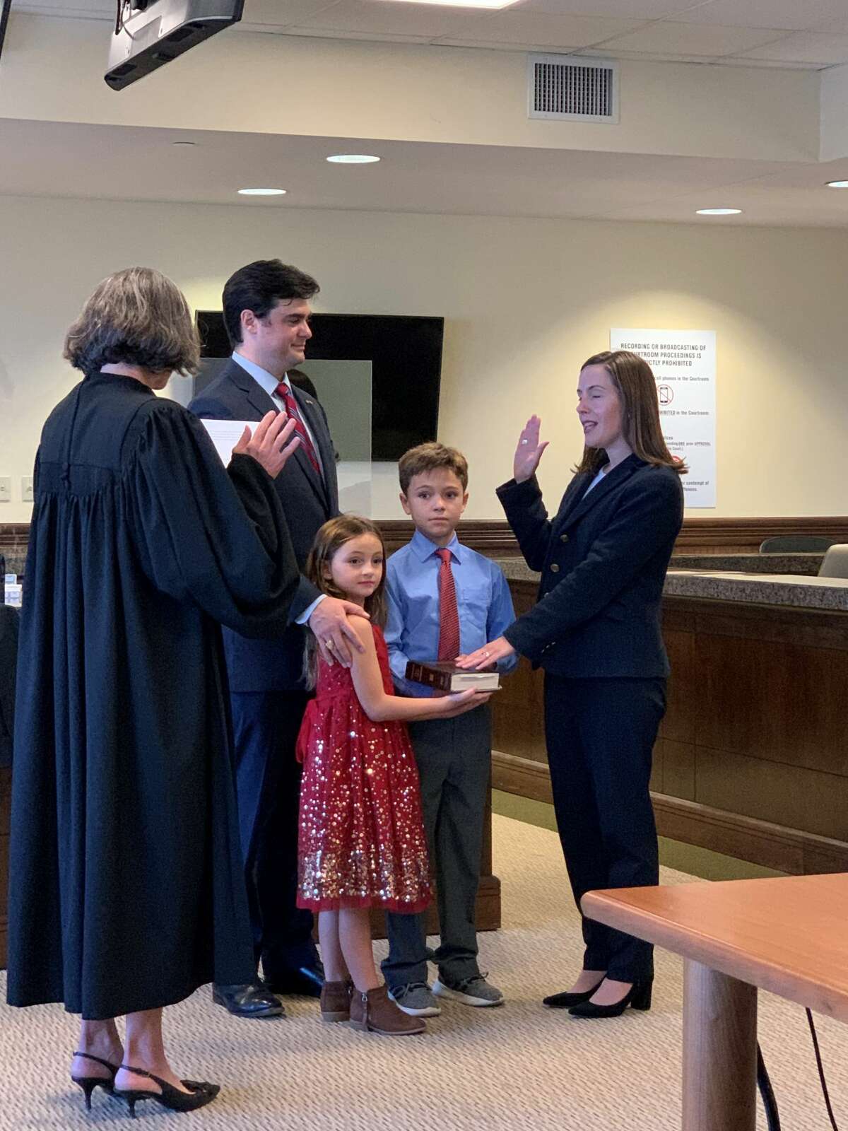 Robertson sworn in as judge of 385th District Court