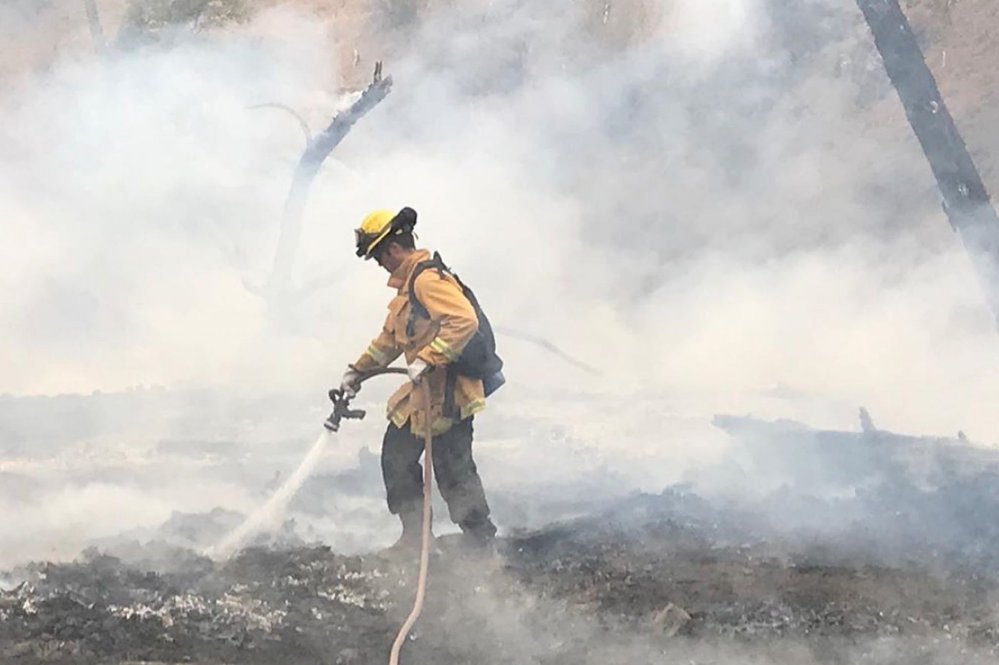 Just '3-4 areas' of SCU Lightning Complex showing a lot of fire ...