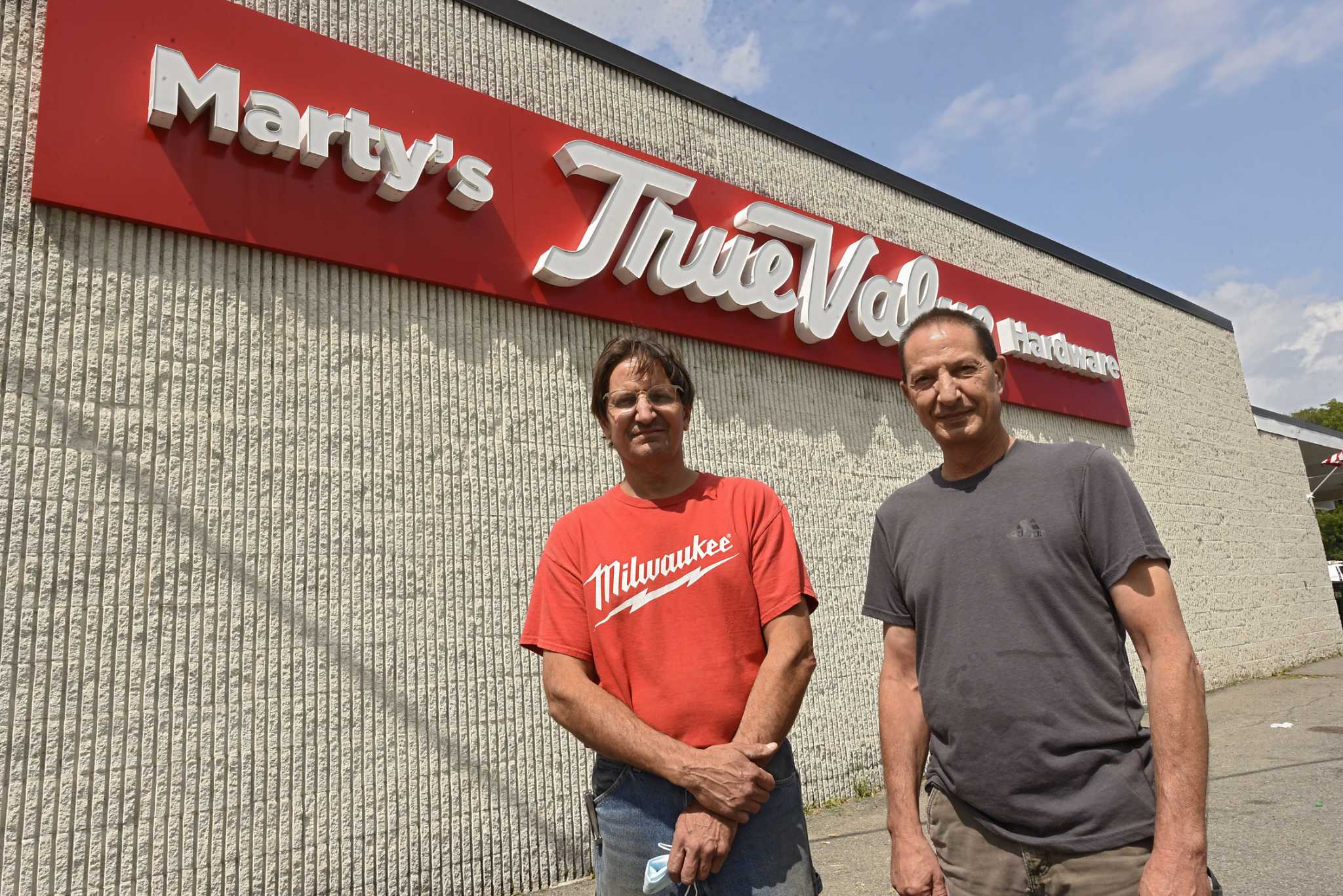 Schenectady's last independent hardware store to close