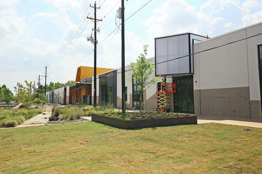 Retail wrap: Wellness tenants join M-K-T in the Heights ...