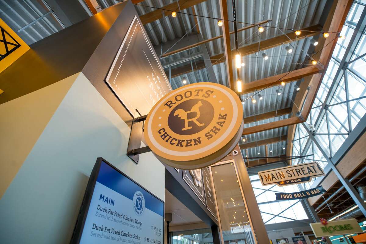 H-E-B unveils food hall with five restaurants and a bar inside Austin ...