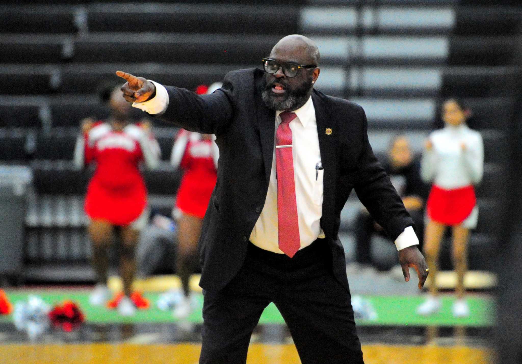 New Haven coaches Reggie Lytle, Kevin Walton react to NBA boycott