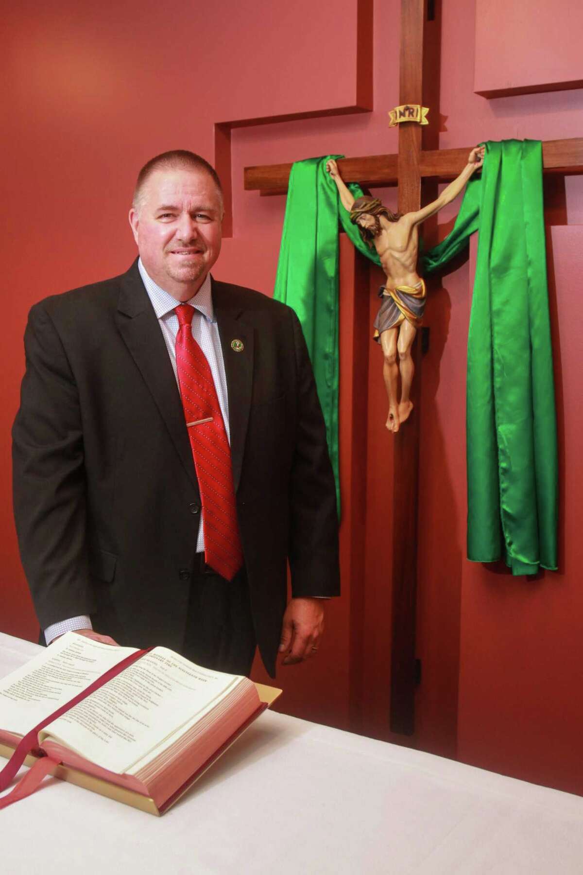 After 20 years in the military, Baylor St. Luke's hospital chaplain ...