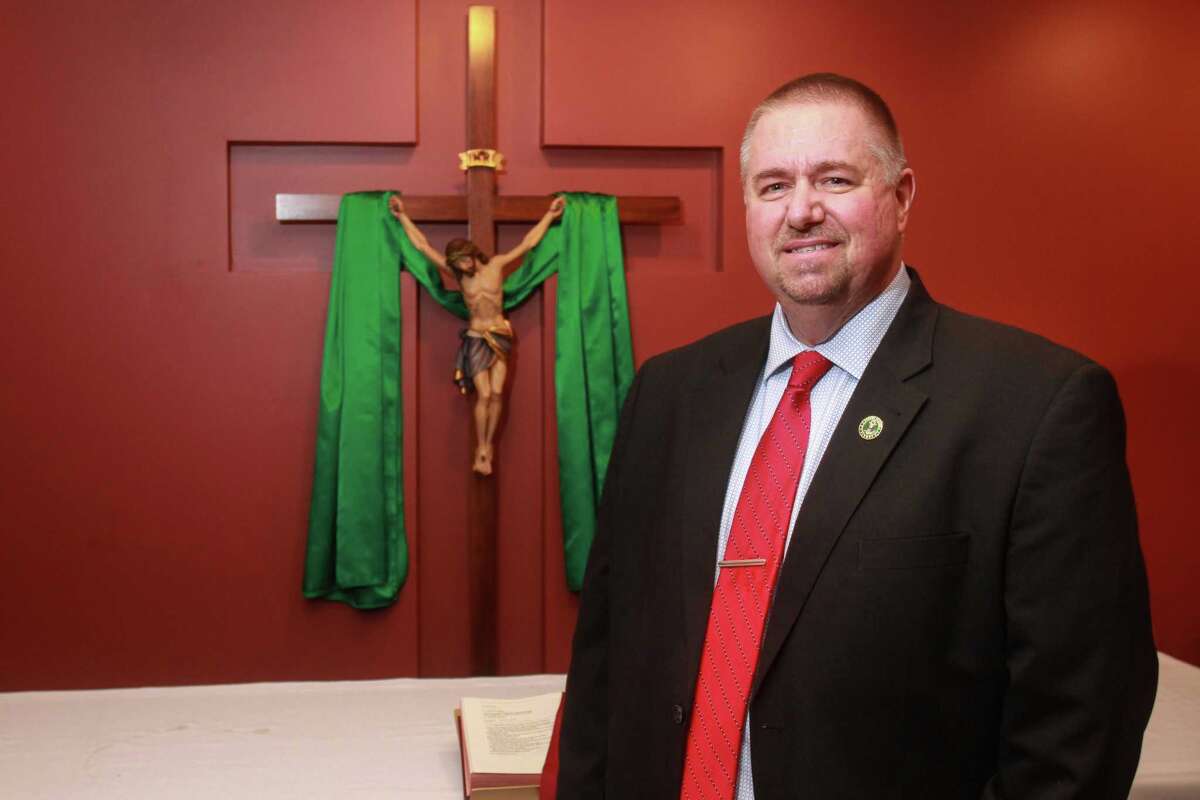 After 20 years in the military, Baylor St. Luke's hospital chaplain ...