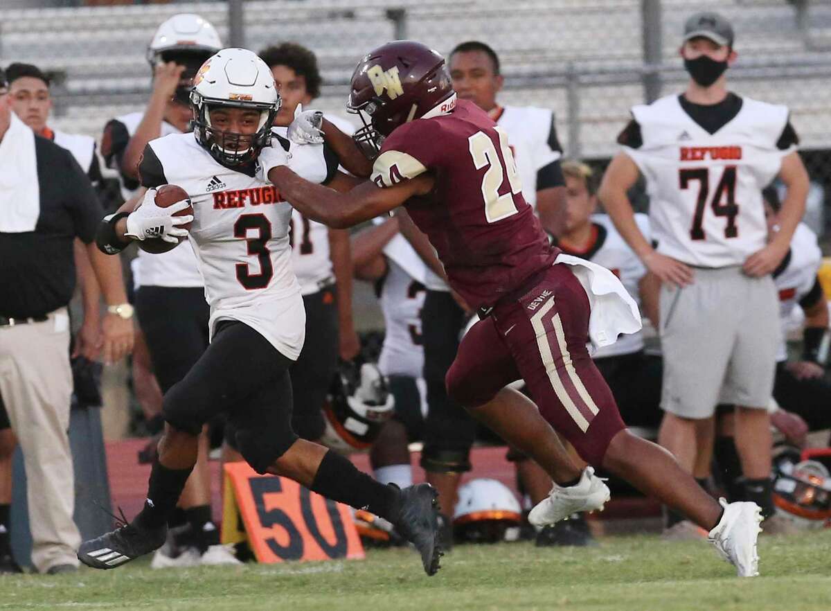 Refugio steps up, runs down Devine 36-7