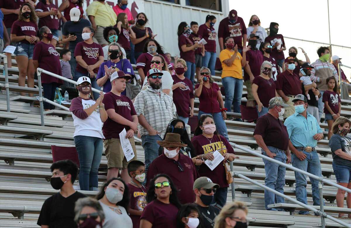 Refugio steps up, runs down Devine 36-7