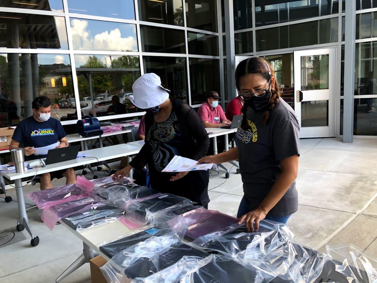 Spring Branch ISD distributes technology to 14,000 students