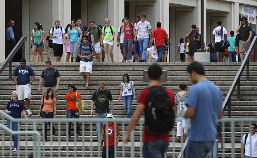 UTSA enrollment tops 30,000