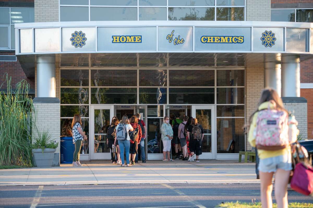 Photos: Students return for first day of school at Midland High School
