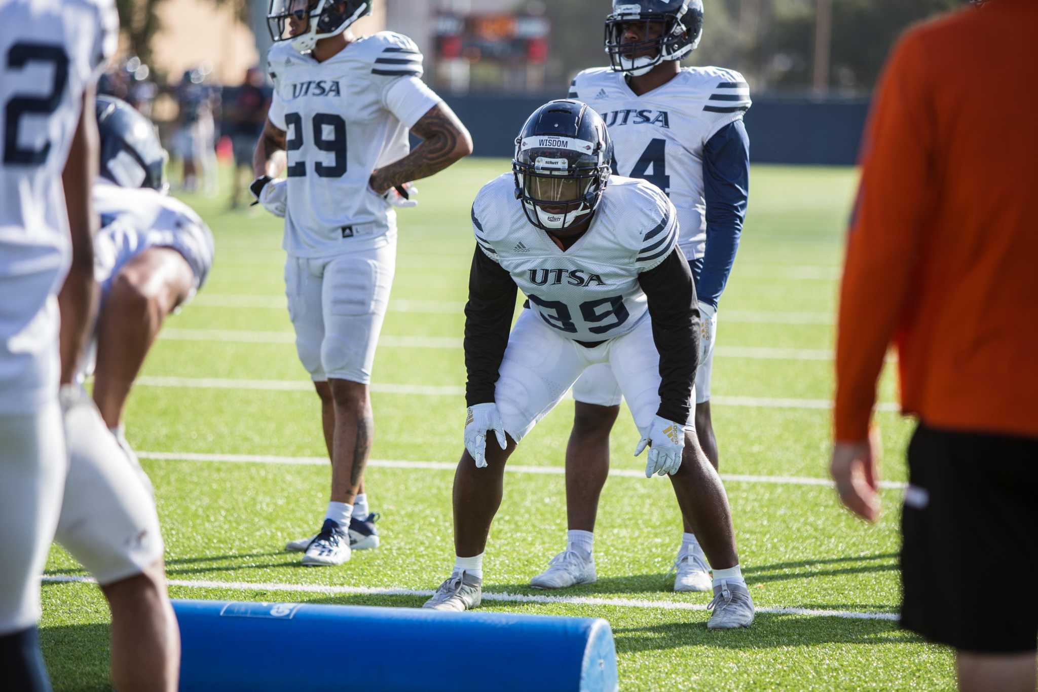 UTSA’s Frank Harris, Rashad Wisdom earn honor of wearing No. 0 jersey