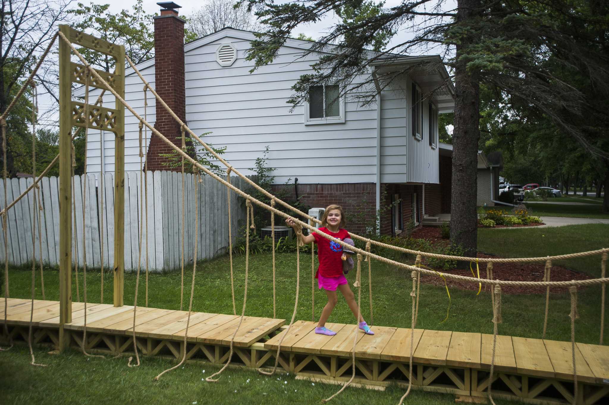 Midland family constructs Mackinac Bridge replica in their front lawn