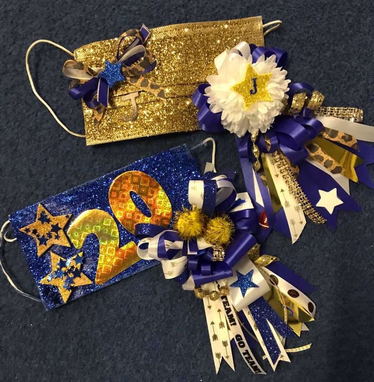 Texas homecoming mum season is here. What to know about the tradition