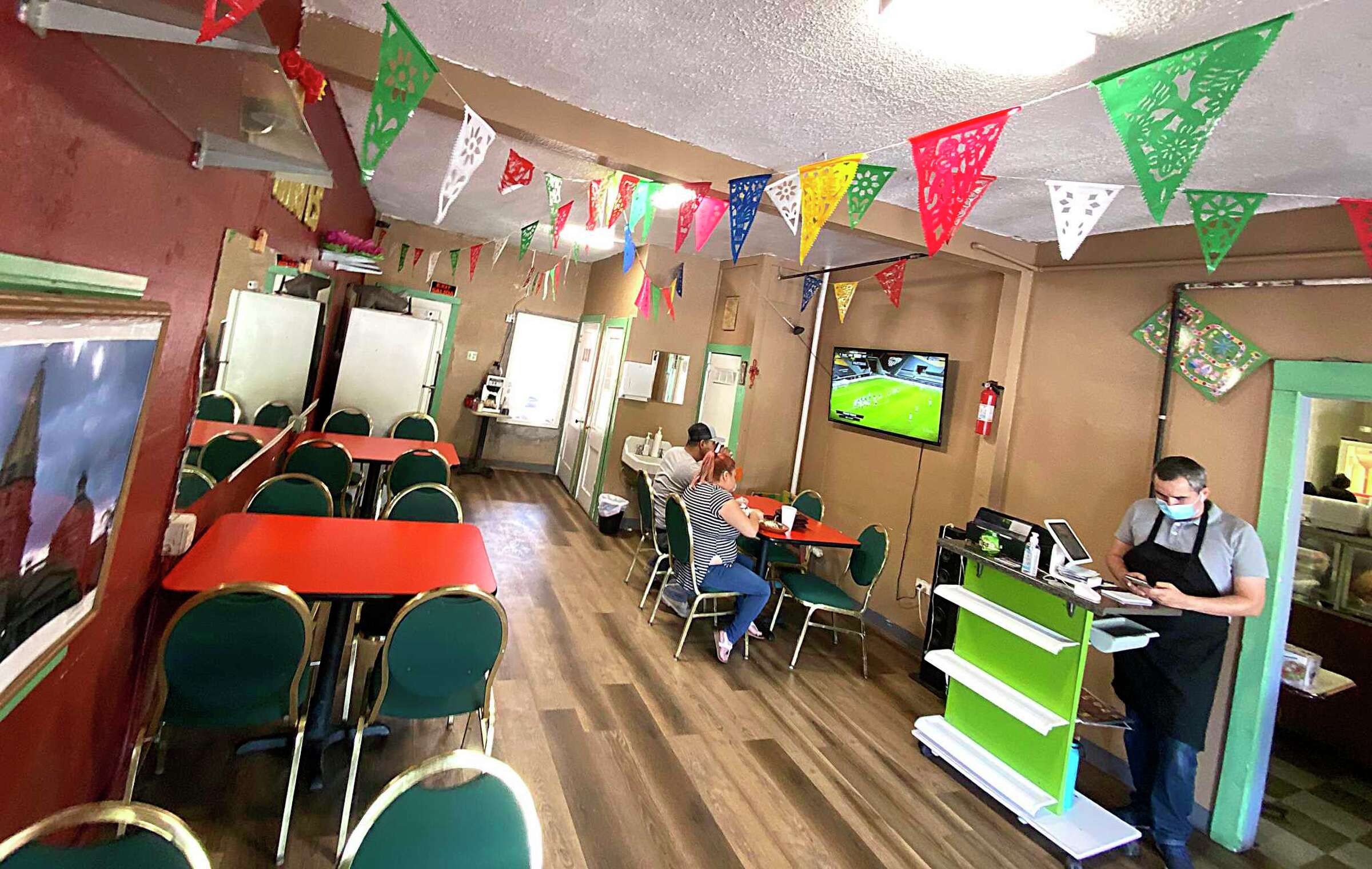 5 great Mexican restaurants for birria tacos in San Antonio: Birotes ...