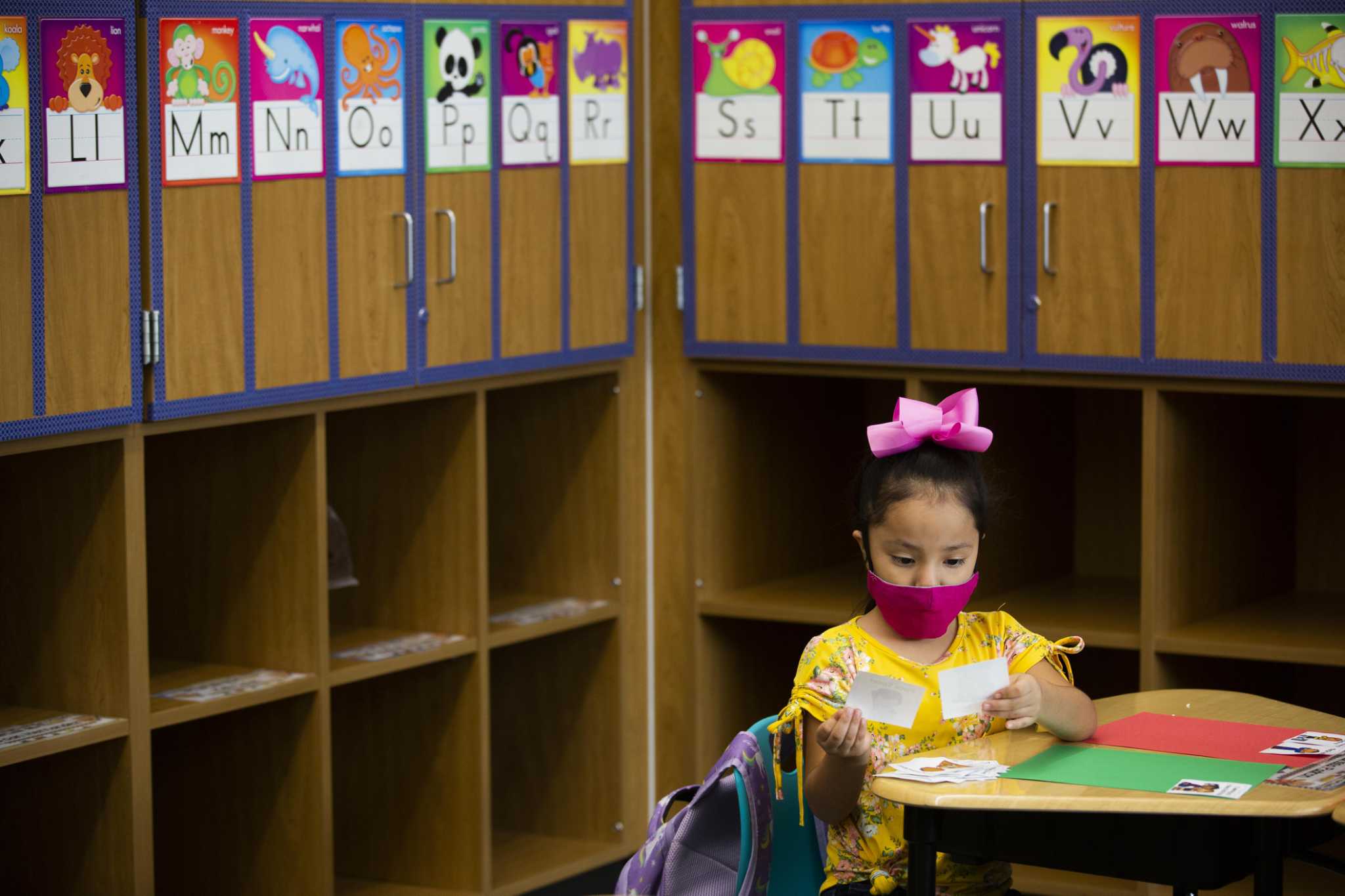 Students at multiple Houston-area school districts head back to class