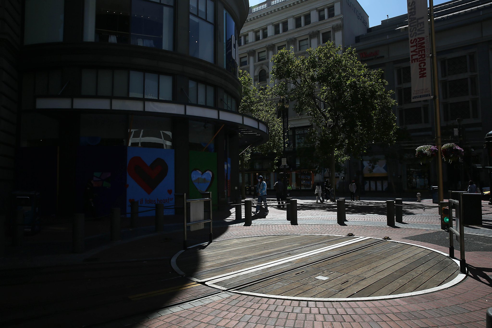 SF restaurants taking it to the streets to serve diners