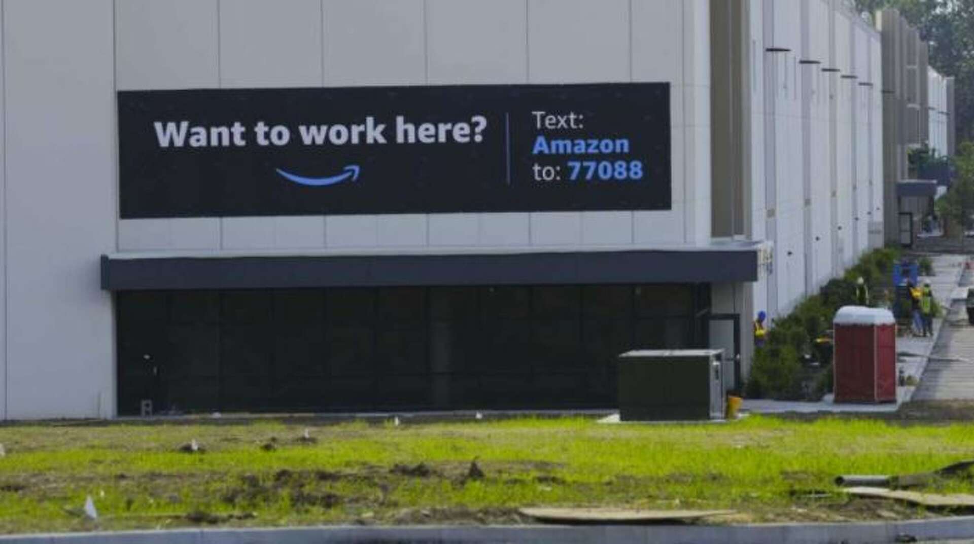 Massive Amazon fulfillment center opens in Schodack
