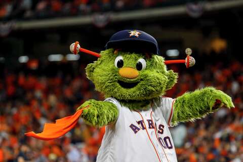 Astros mascot gifts ESPN announcers boozy treat in press box