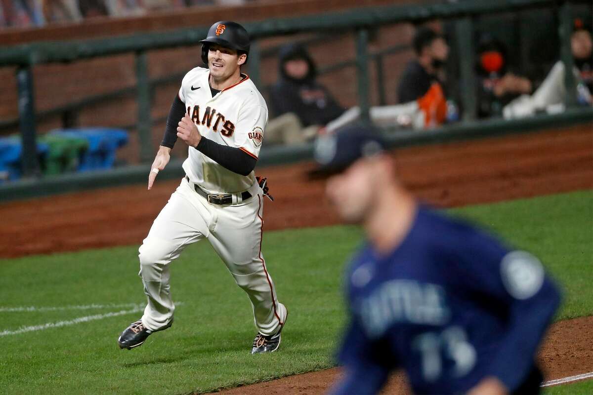 Yastrzemski-powered Giants rout Mariners 10-1, march toward playoffs