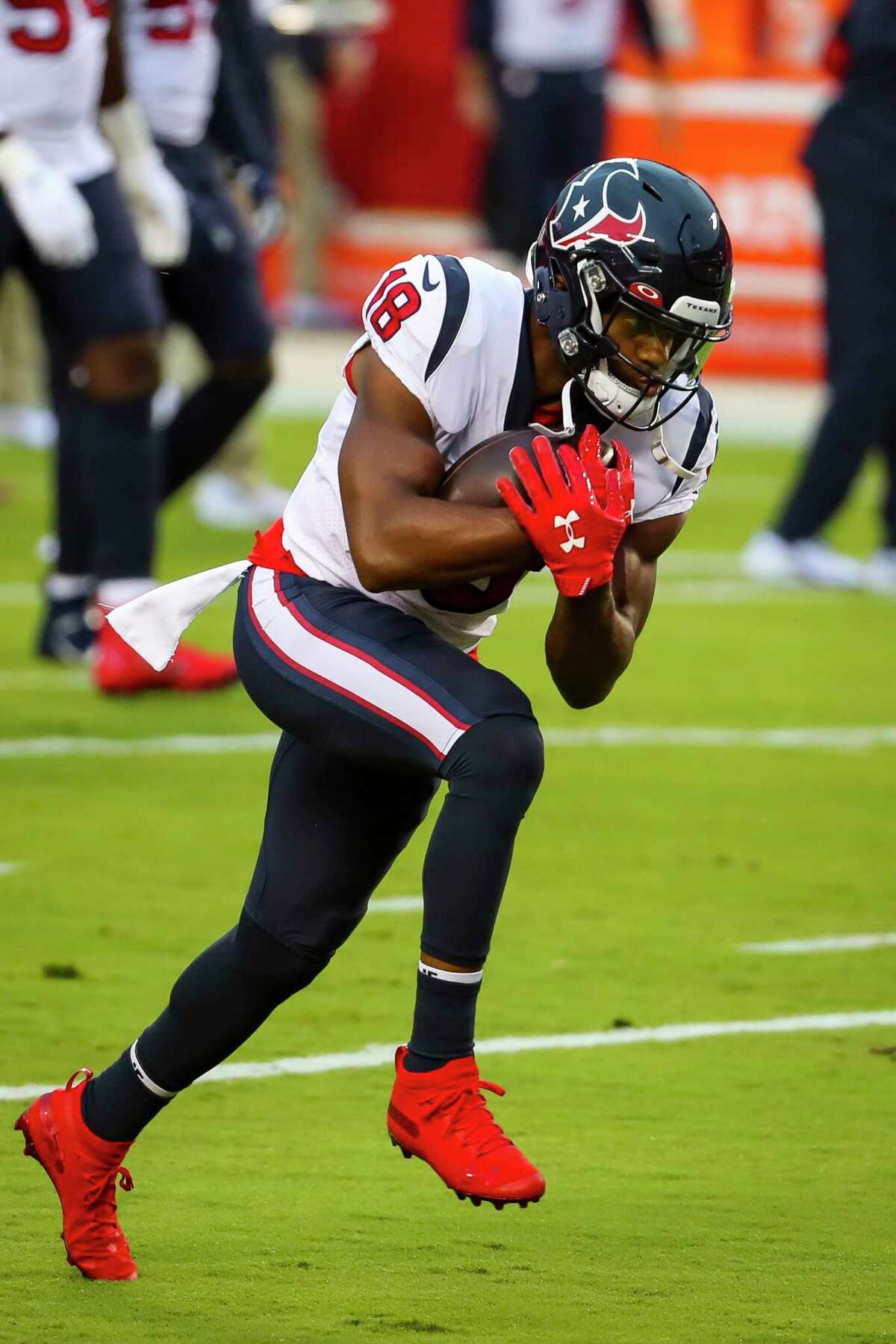 Texans players stay in locker room for national anthem