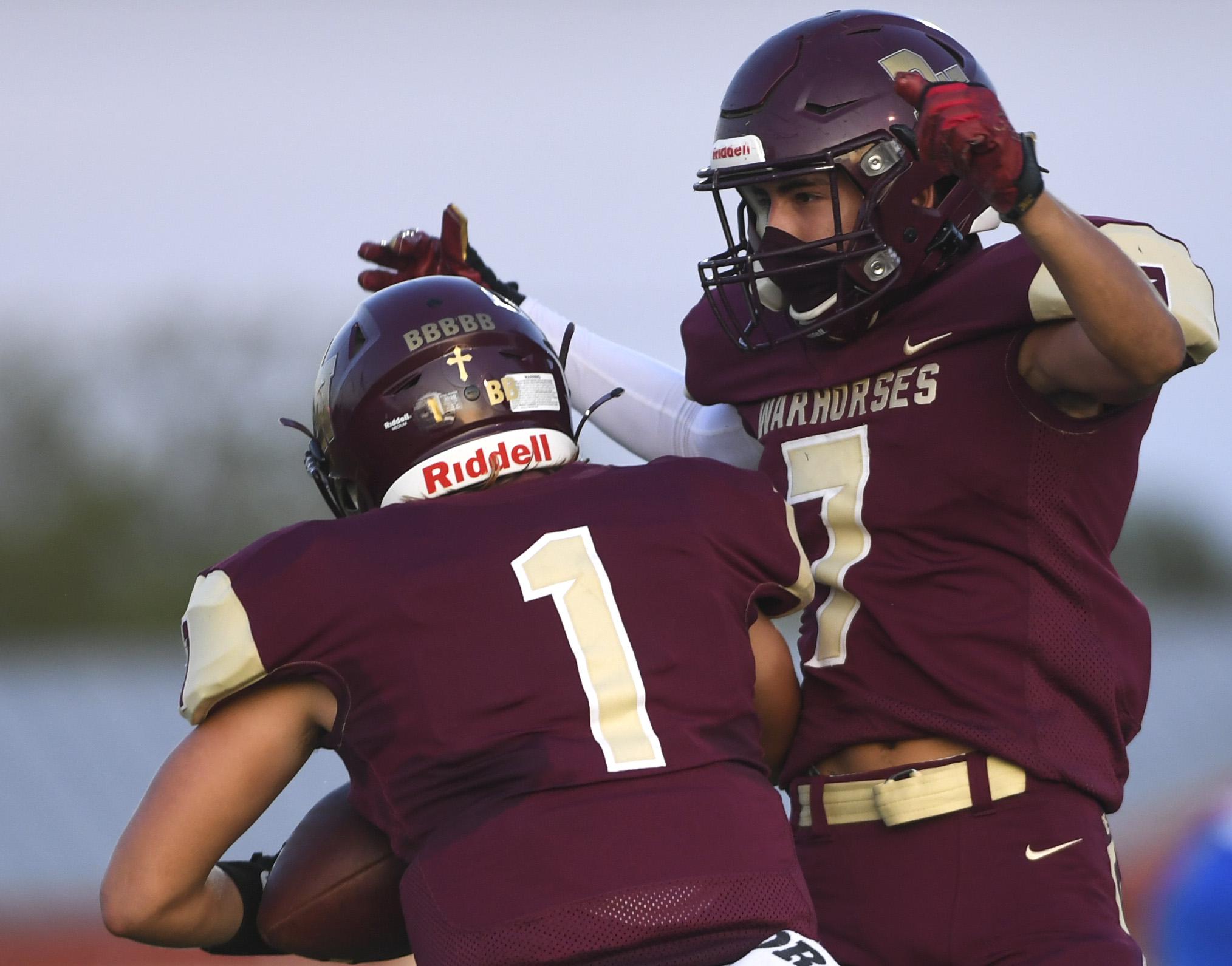 Hackebeil runs Horses past Hawks