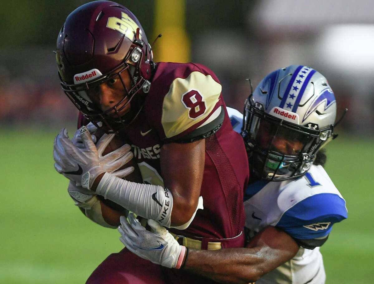 Hackebeil runs Horses past Hawks