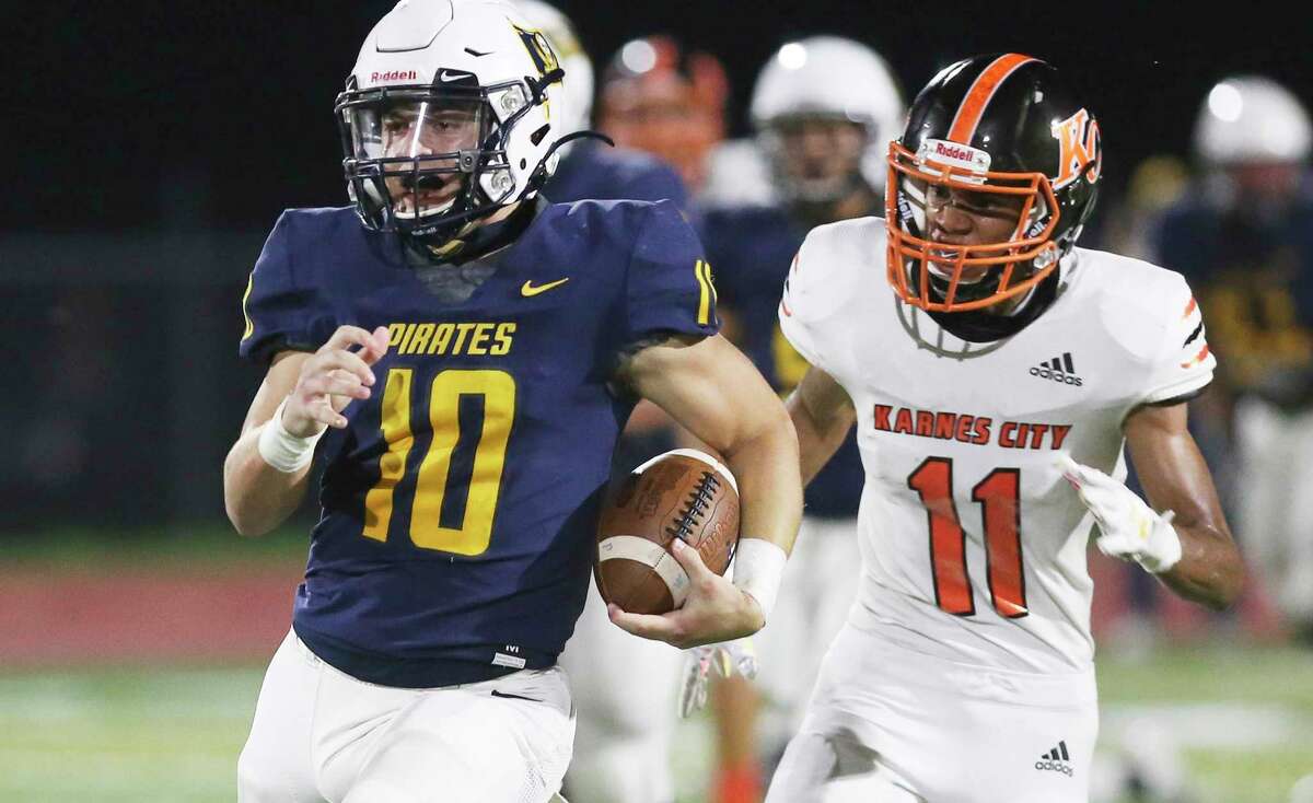 Poth runs wild over Karnes City