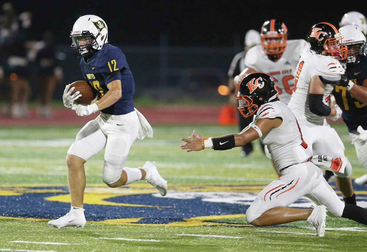 Poth runs wild over Karnes City