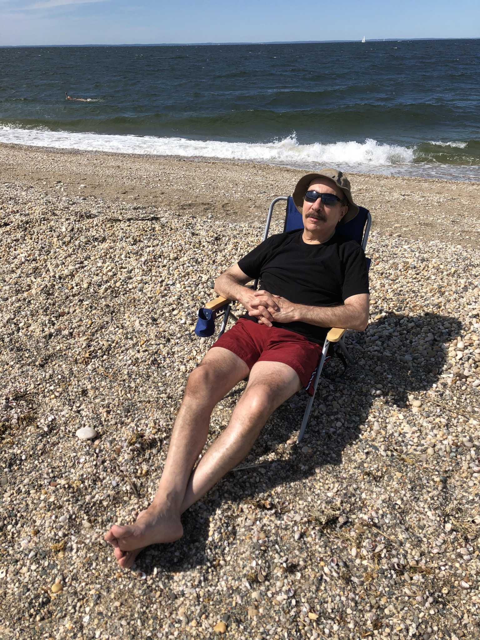 Jerry Zezima: Beach Blanket Birdbrain