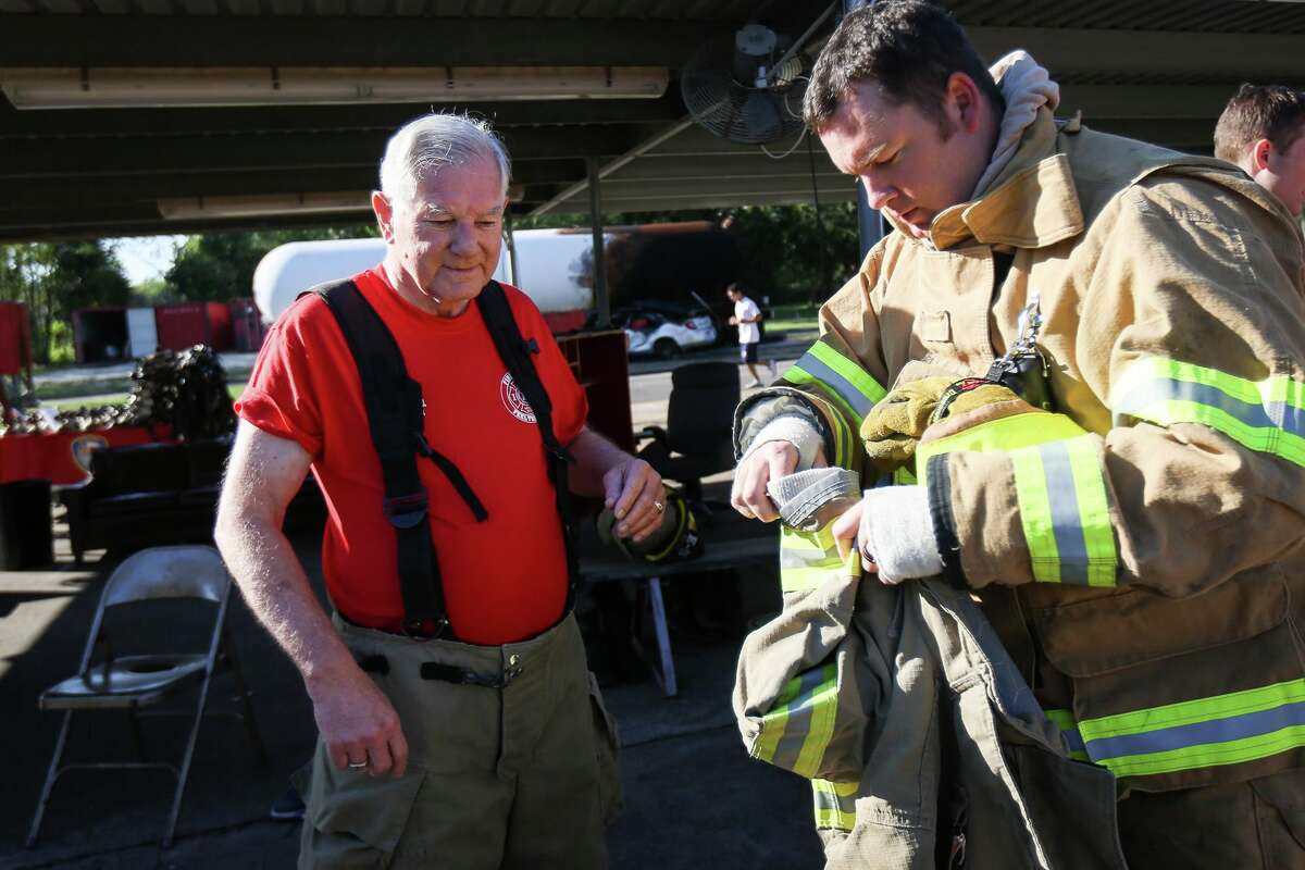 Conroe pays tribute to Mayor Toby Powell as flags lowered