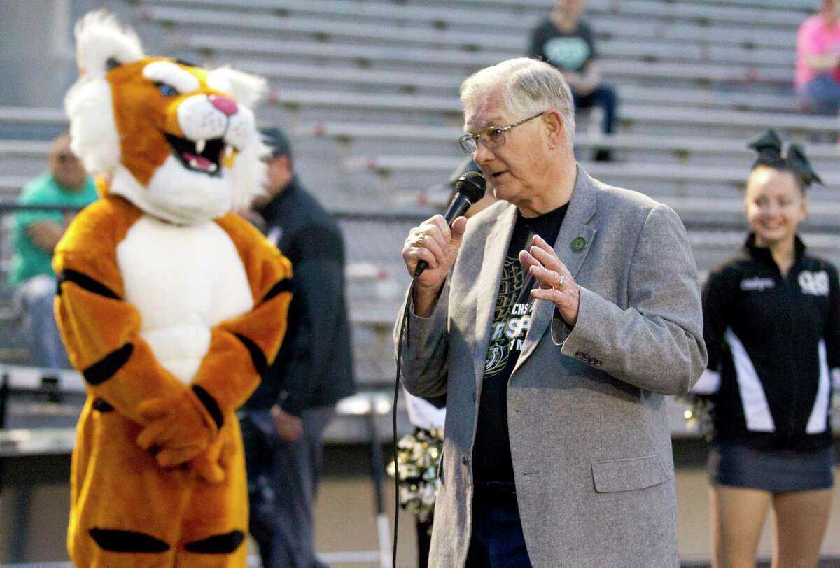Conroe pays tribute to Mayor Toby Powell as flags lowered