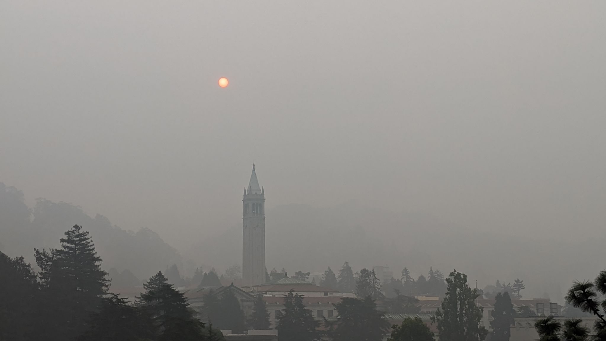 Fears of smoked-choked air return as North Bay fires rage