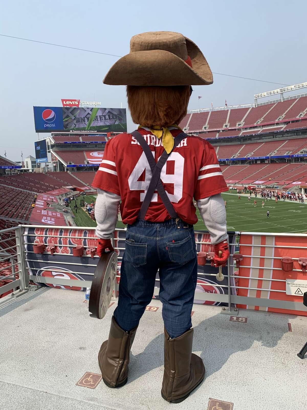 49ers mascot Sourdough Sam tells all about performing at Levi's Stadium ...