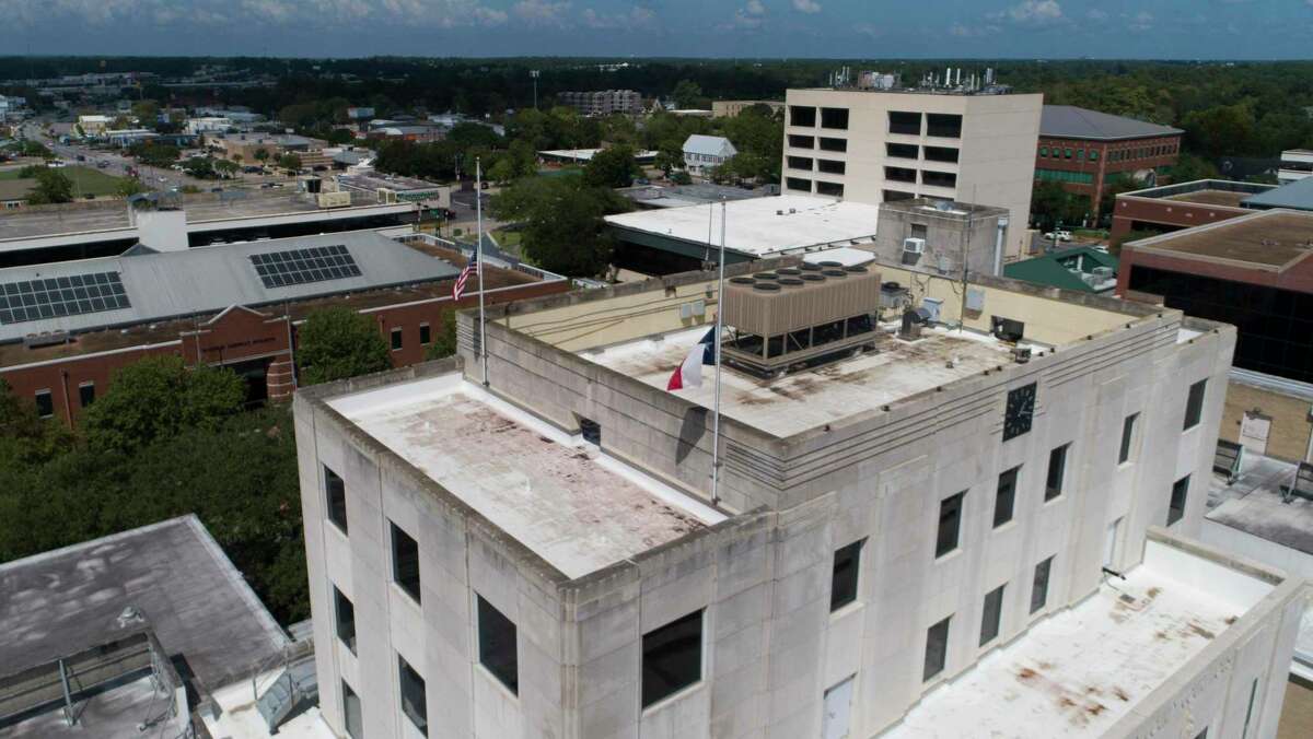 Conroe pays tribute to Mayor Toby Powell as flags lowered