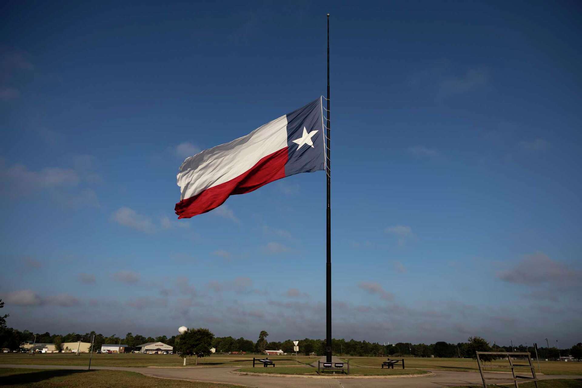 Conroe pays tribute to Mayor Toby Powell as flags lowered