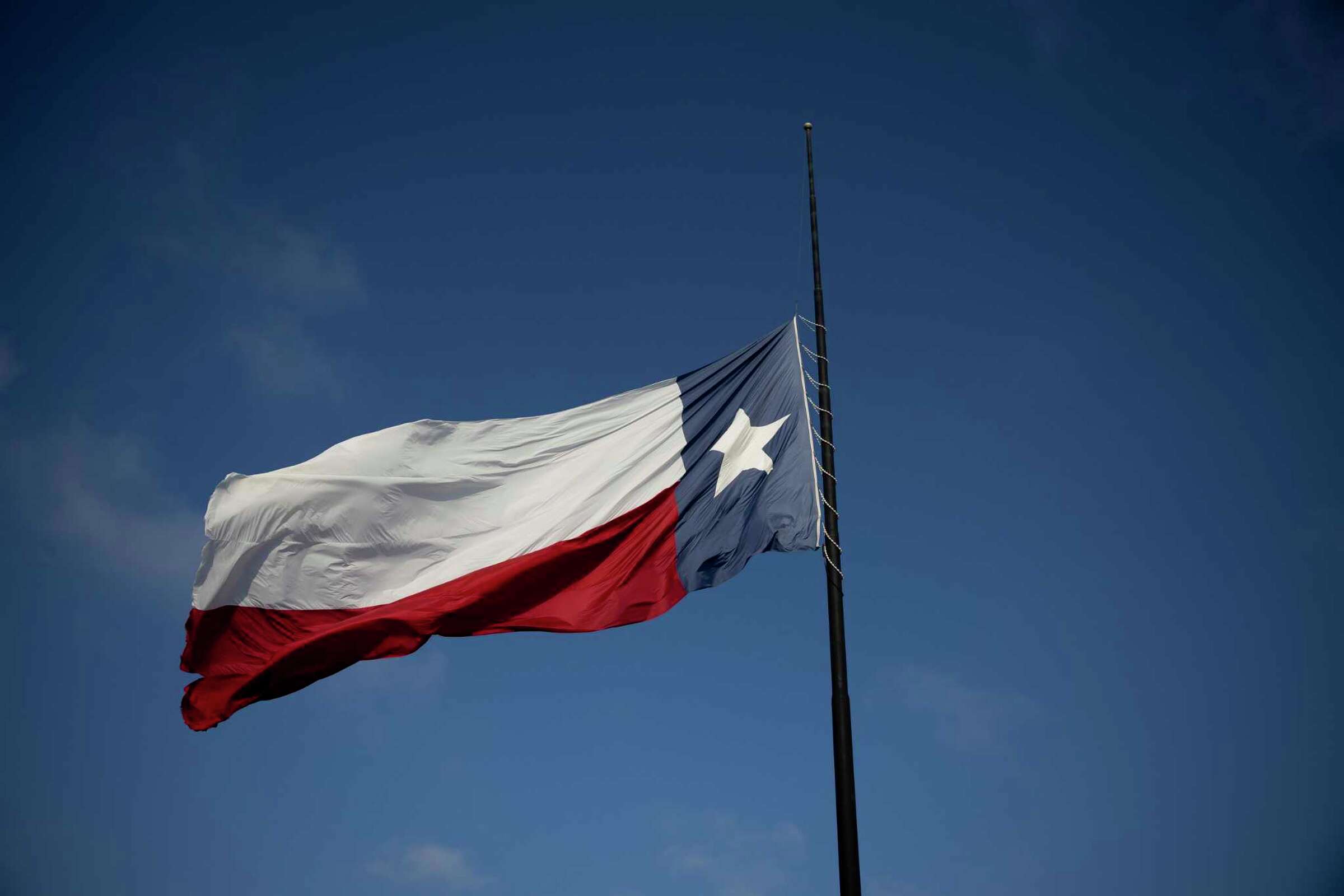Conroe pays tribute to Mayor Toby Powell as flags lowered