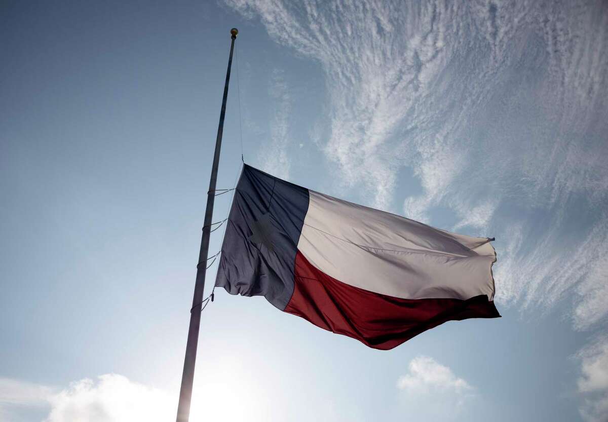 Conroe pays tribute to Mayor Toby Powell as flags lowered