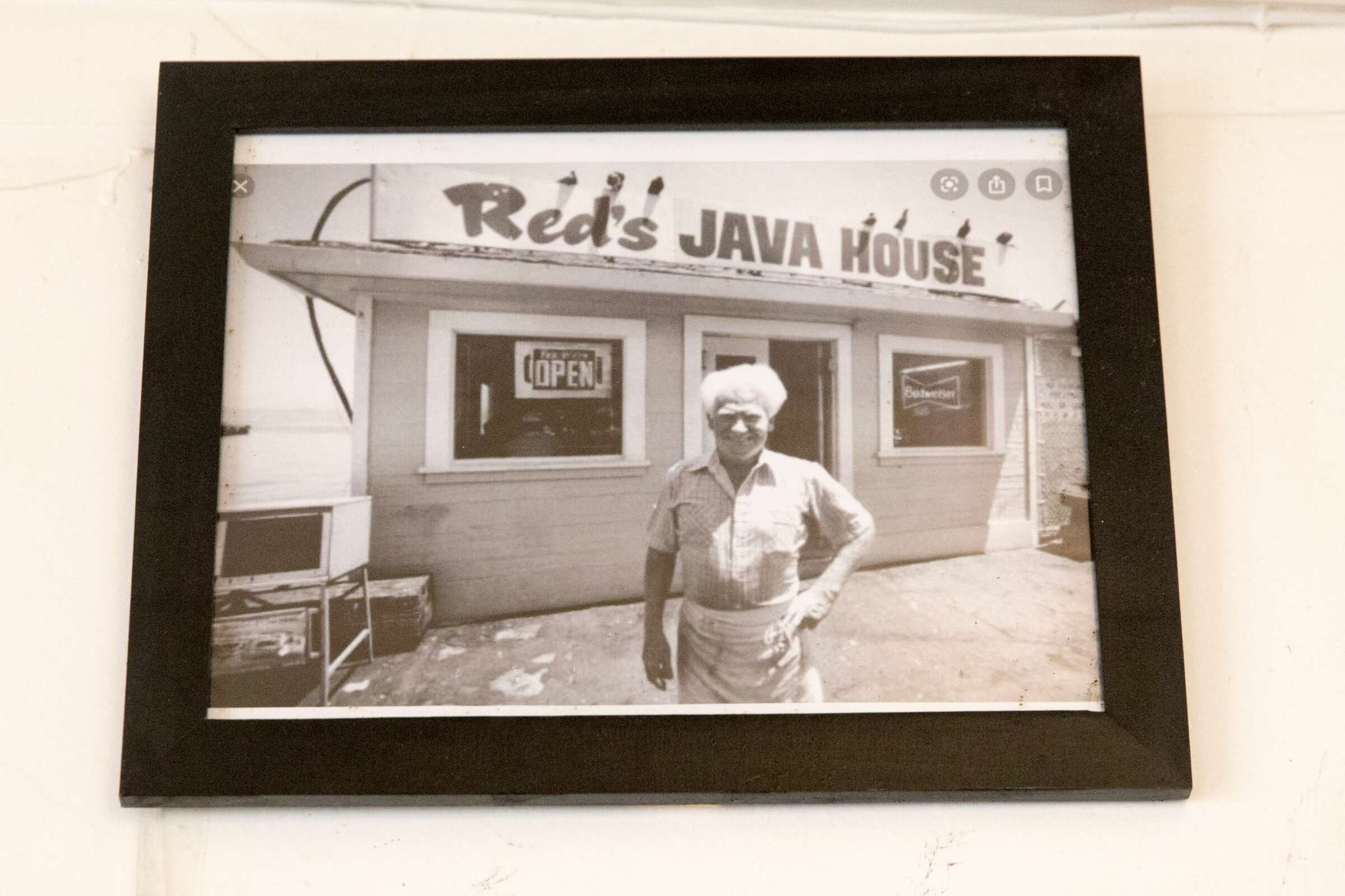 San Franciscans are keeping legendary Red’s Java House alive