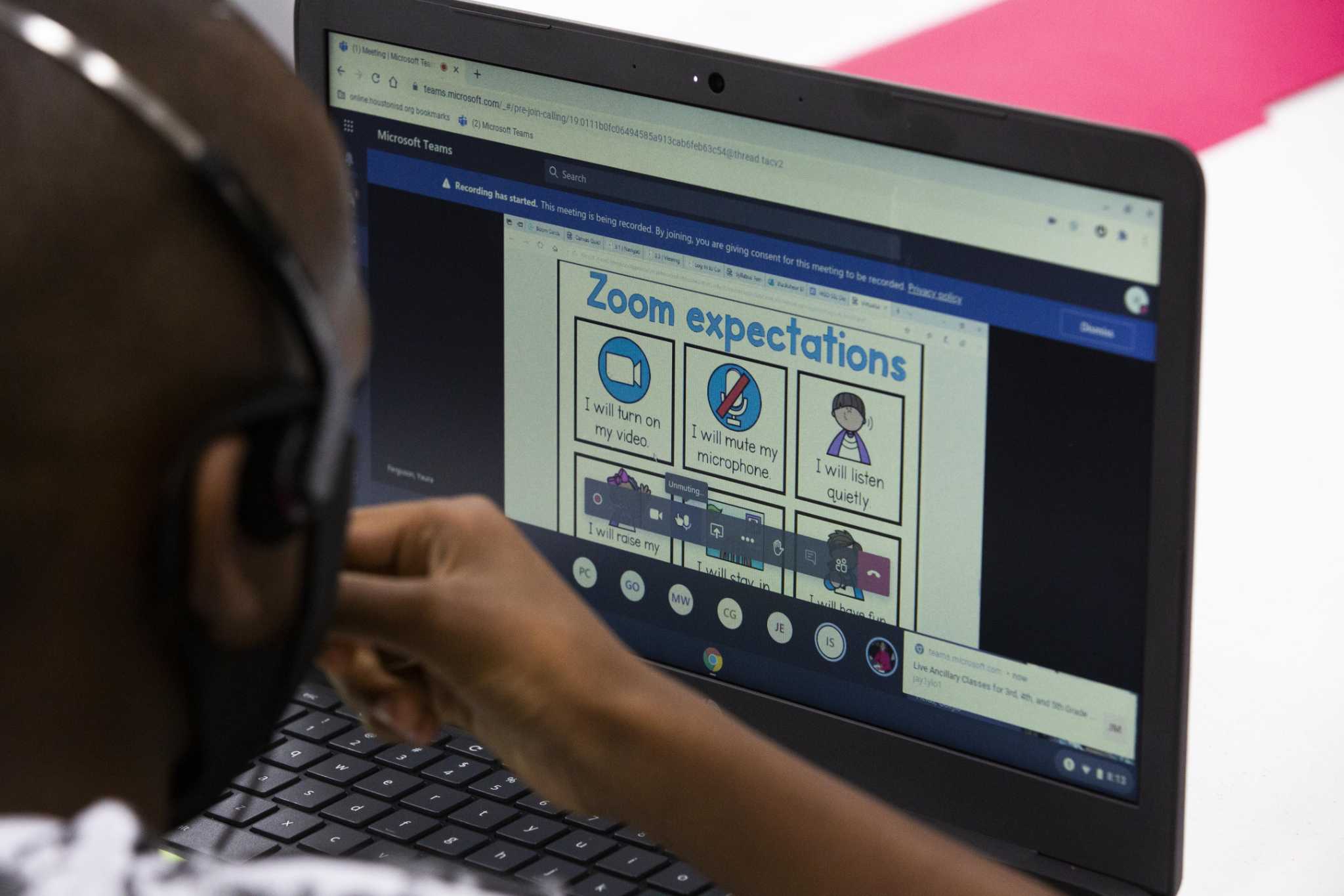 Texas public school students could be taking STAAR online by 2022