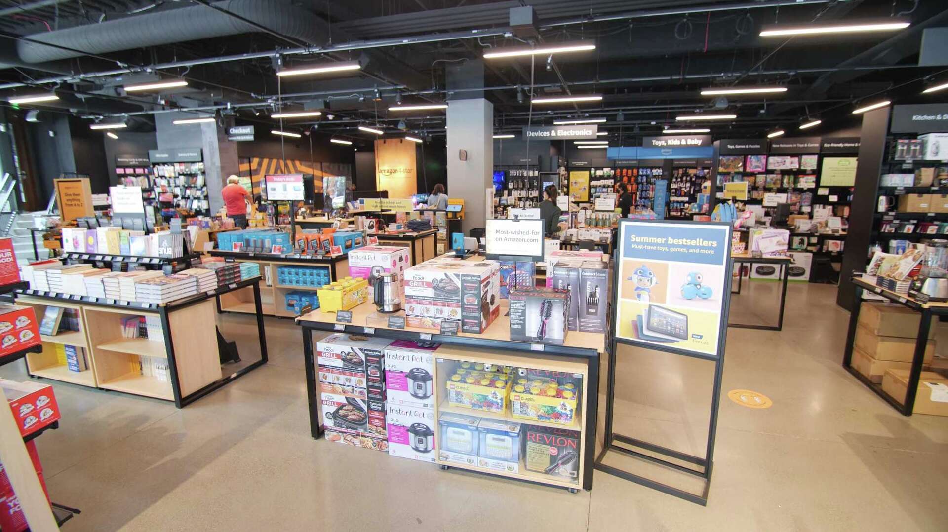 Amazon opens first Houston-area brick-and-mortar stores
