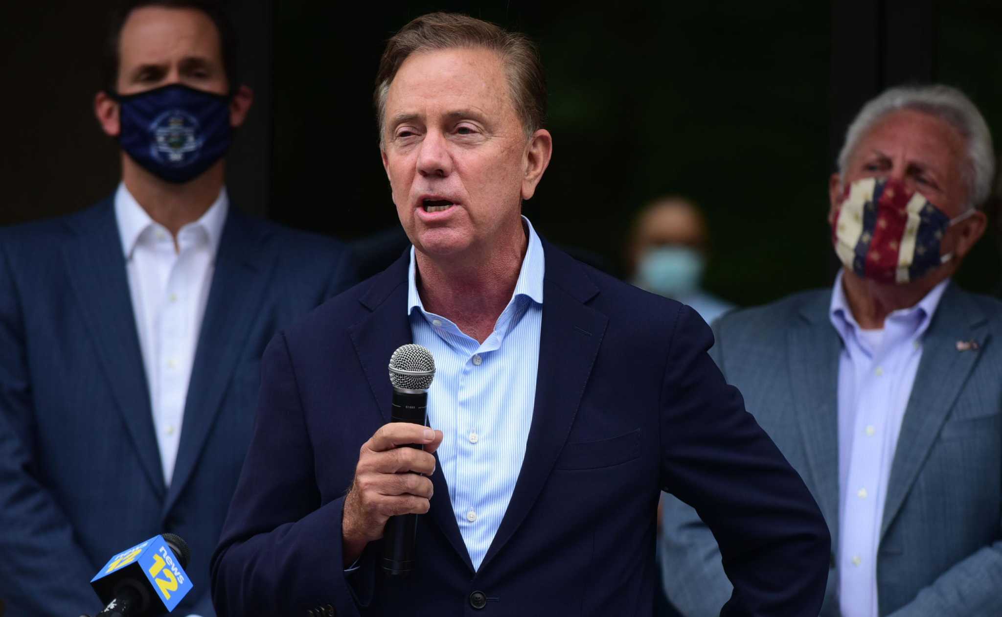 Embattled head of former Dalio partnership plans to sue CT