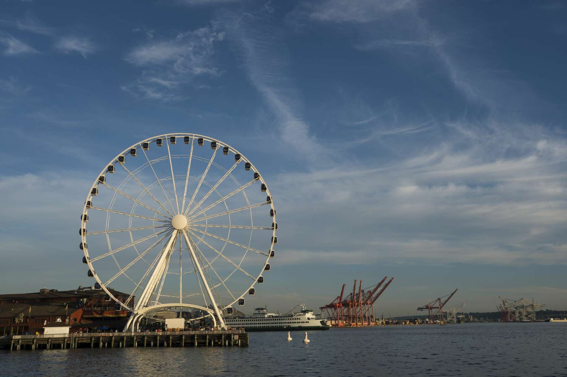 Dinner with a view: Seattle Great Wheel launches four-course meal service