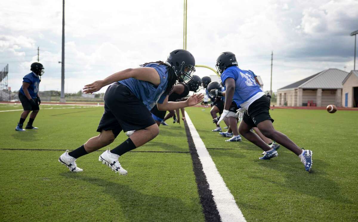 FOOTBALL: Dekaney restarts strength and conditioning; Cy-Fair’s 12 ...